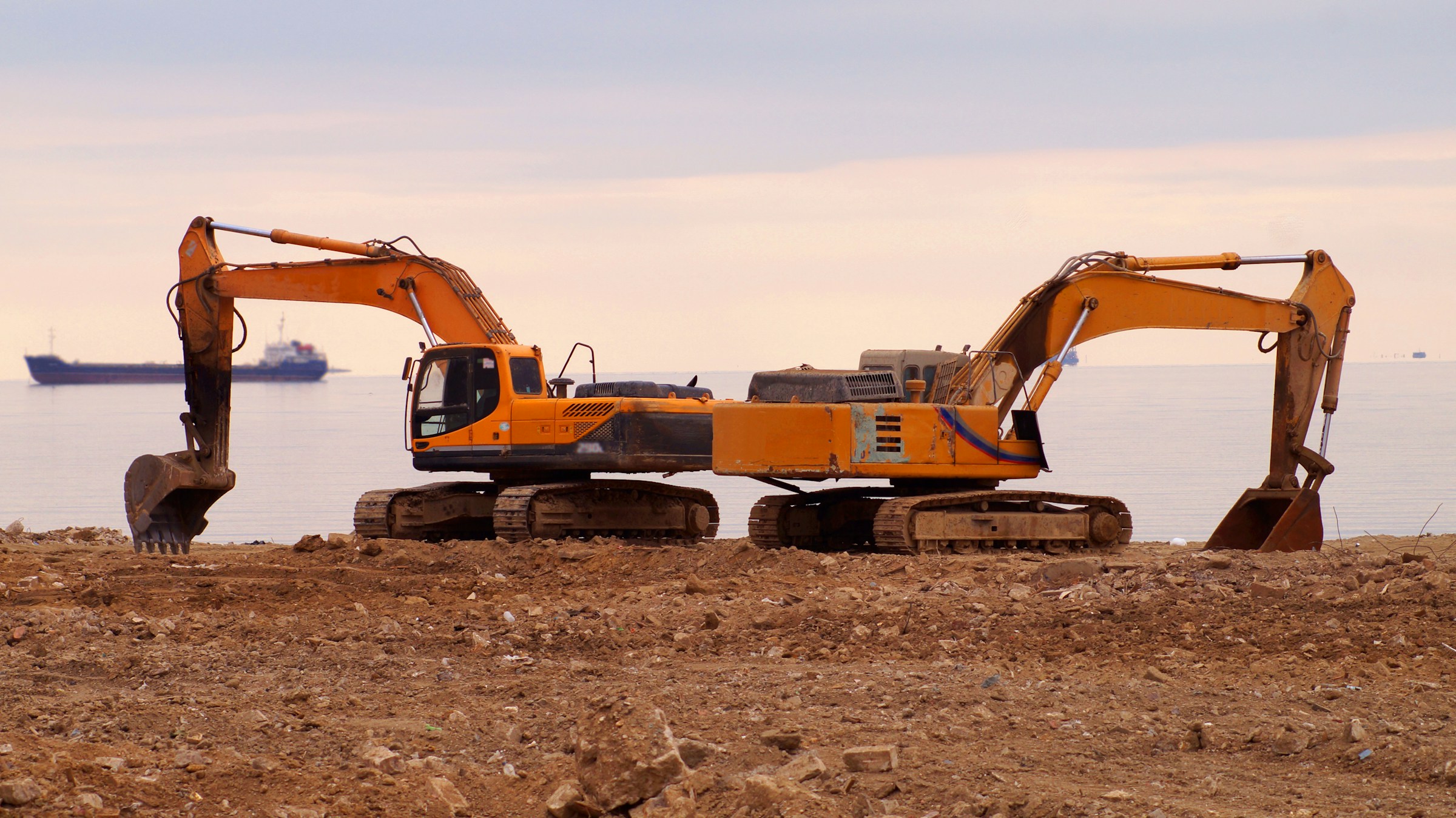 Обзоры и работы экскаваторов и погрузчиков