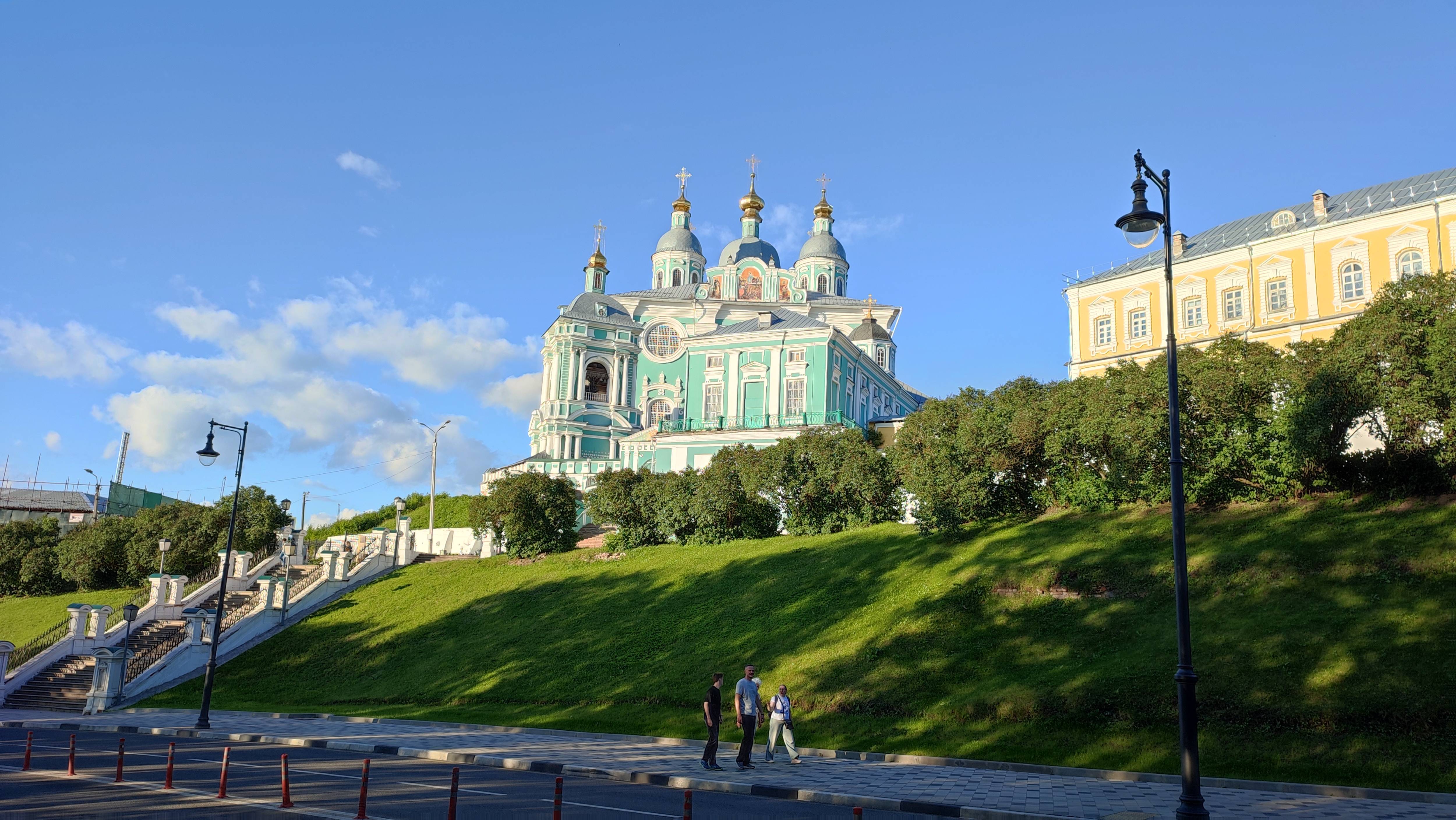 Из Москвы в Смоленск.