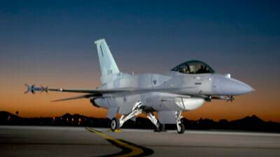 F-16C (Авиасимулятор).
