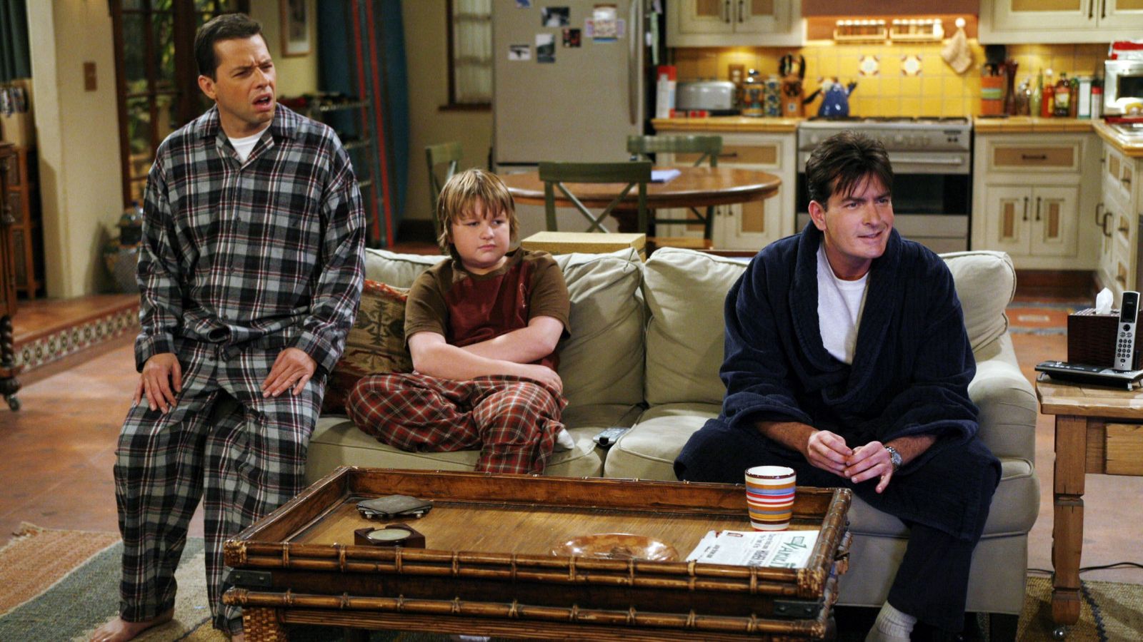 Сериал Два с половиной человека - 2 сезон / Two and a Half Men