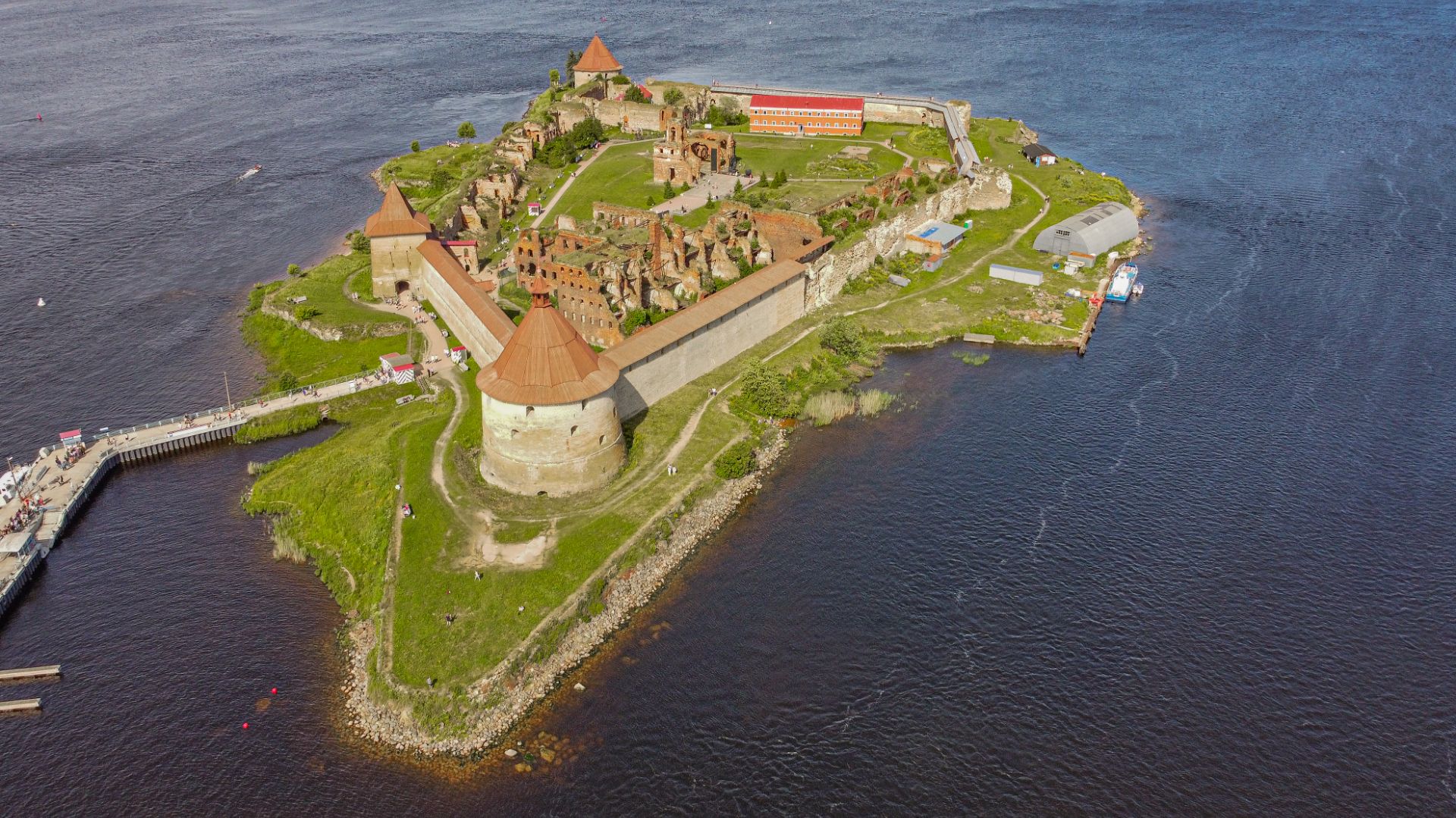 Дворцы, замки, крепости