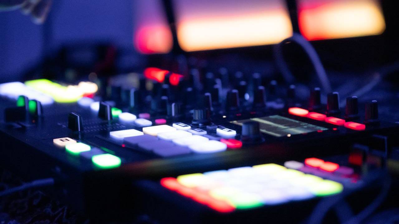 ПРО TRAKTOR
