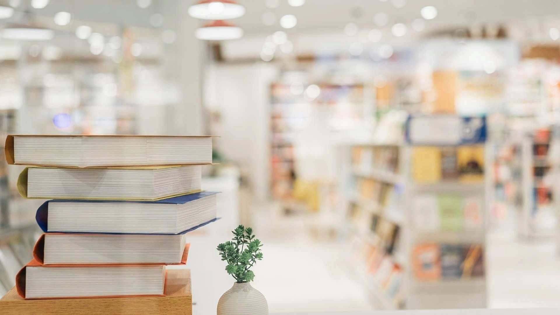 Книжные выставки, обзоры, тематические мероприятия