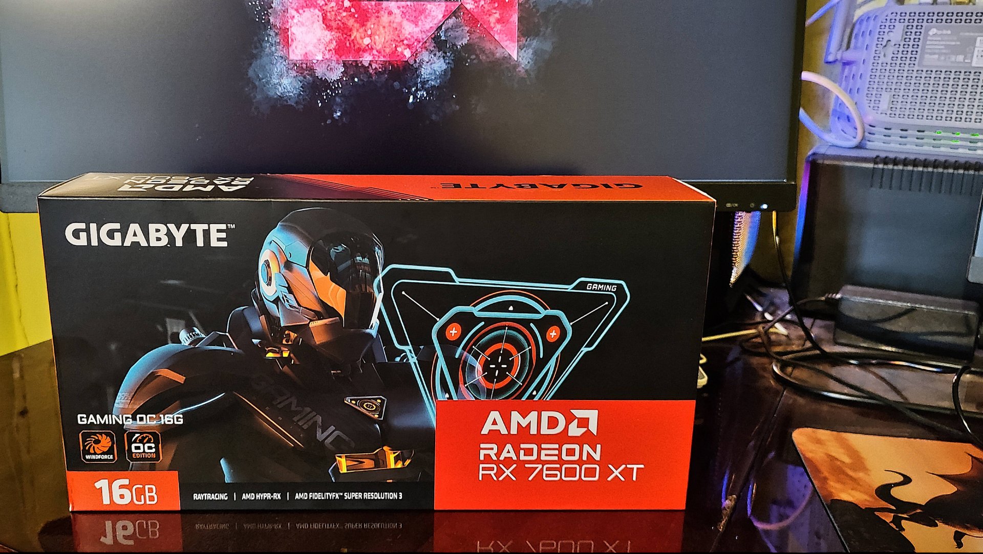 RX 7600 XT/R 5 5600 X