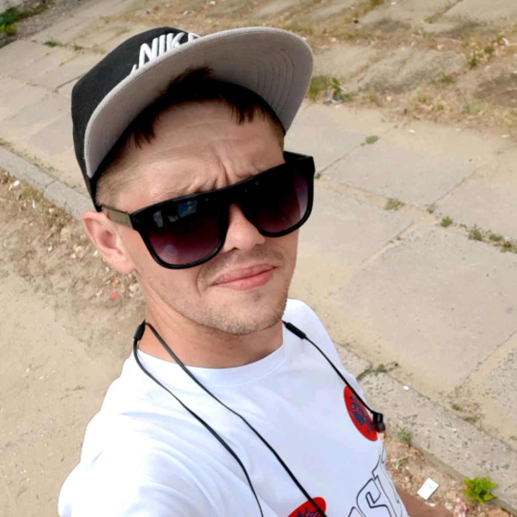 Иконка канала vovanknaub и гараж 134