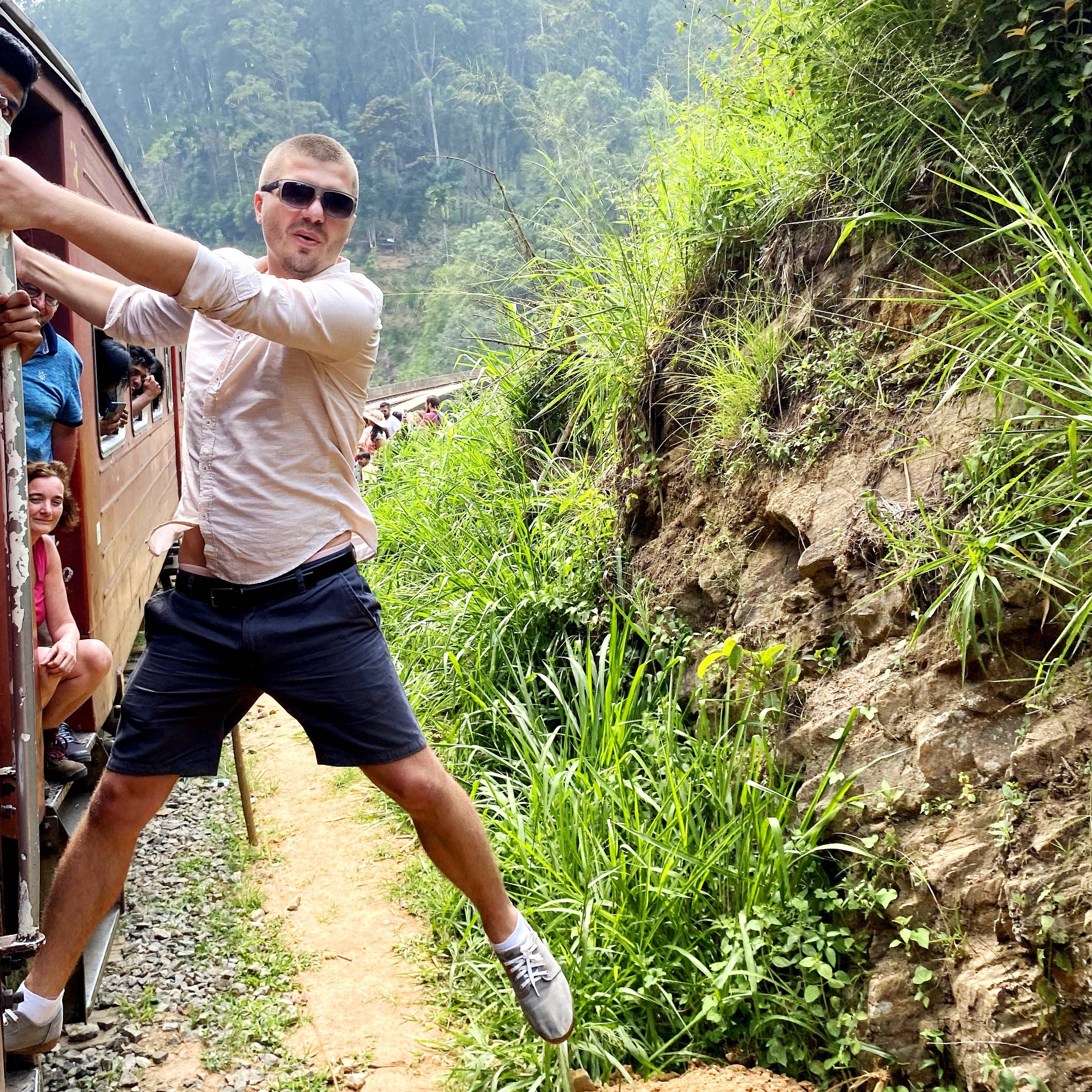 Иконка канала IO Surf - Школа серфинга на Шри-Ланке