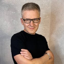 Иконка канала Pro Инвестиции в недвижимость c Антоном Ларионовым