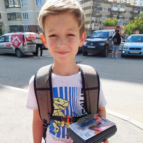 Иконка канала Делай мир ЯРЧЕ