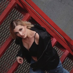 Иконка канала Кэтрин Клэр