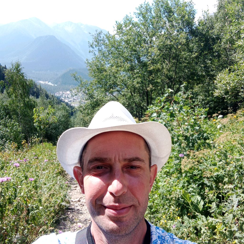 Иконка канала Максим Титов.... Хобби музыка....