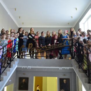 Иконка канала Концертный хор девочек НДМШ№1 им.С.В.Р-а