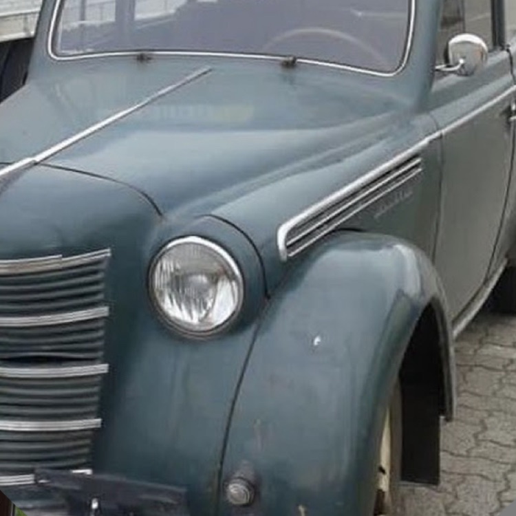 Иконка канала Советский Москвич в Швейцарии