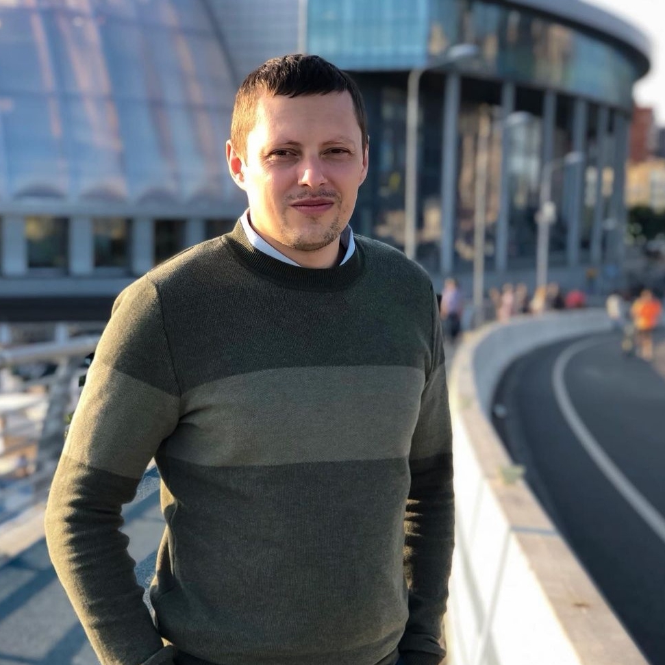 Иконка канала как 2 пальца