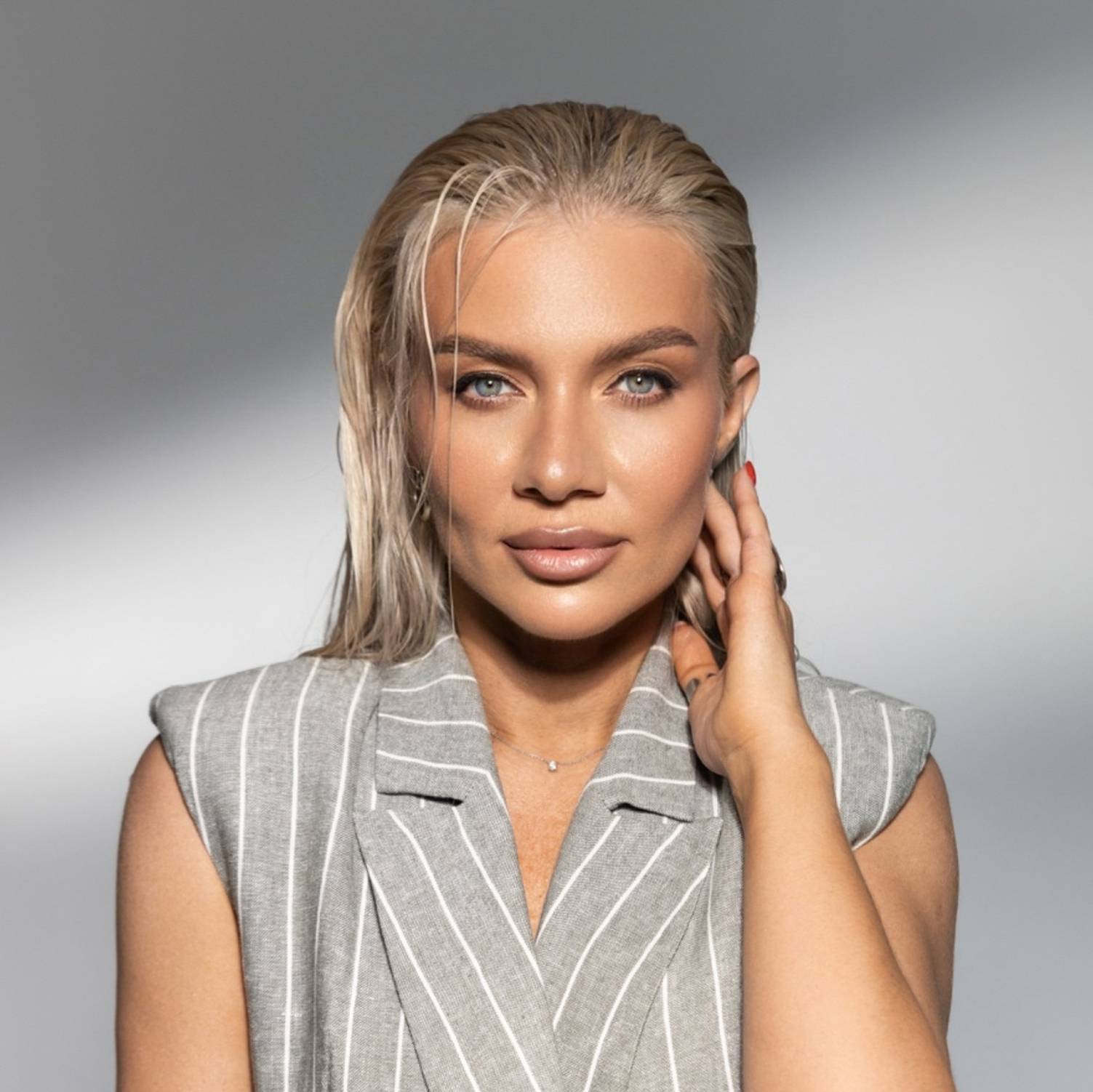 Иконка канала Алевтина Бодрова Обучение колористов. Блонд на 12%