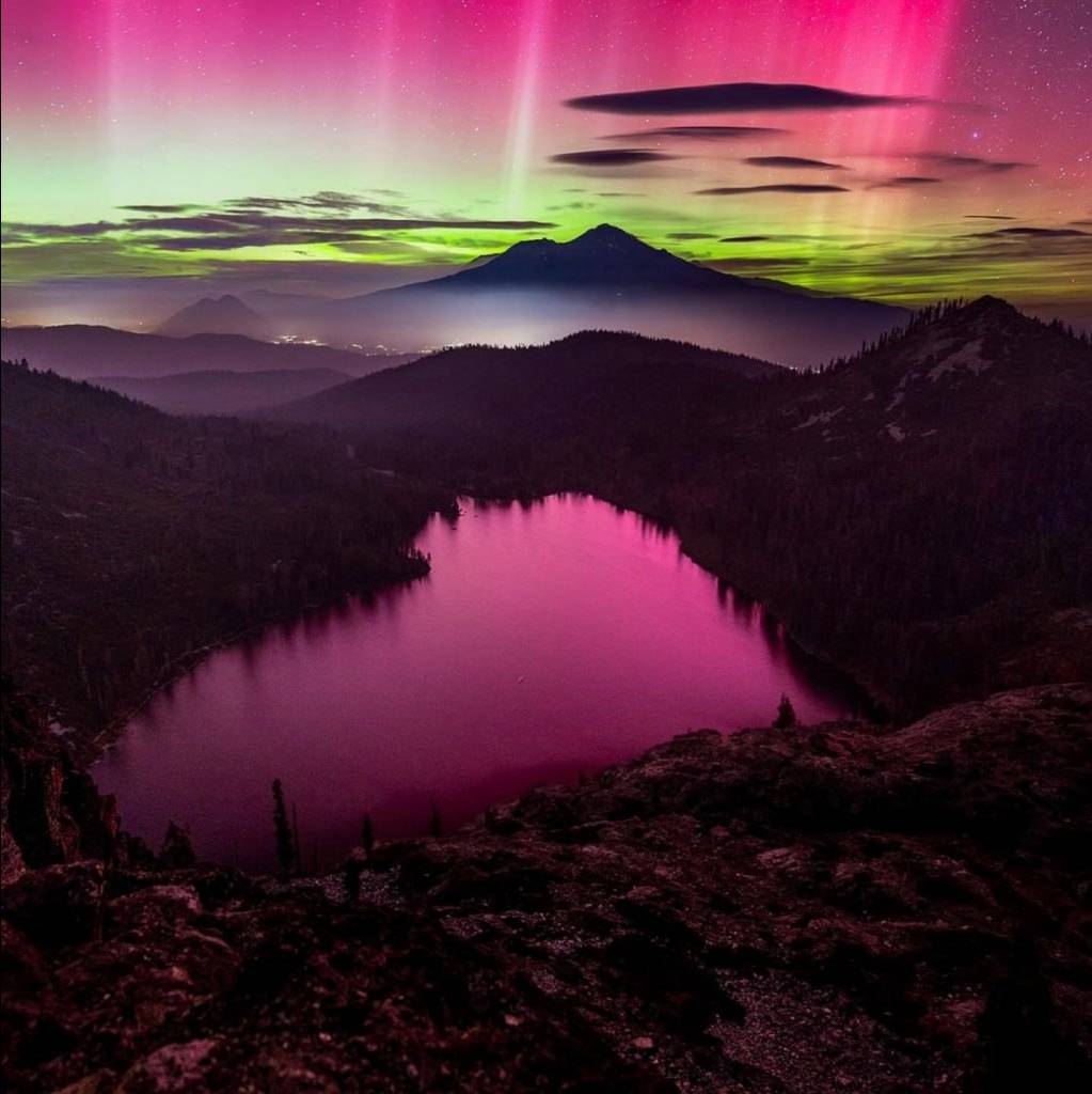 Иконка канала 🌏ОбОзРеВатЕлЬ🌎