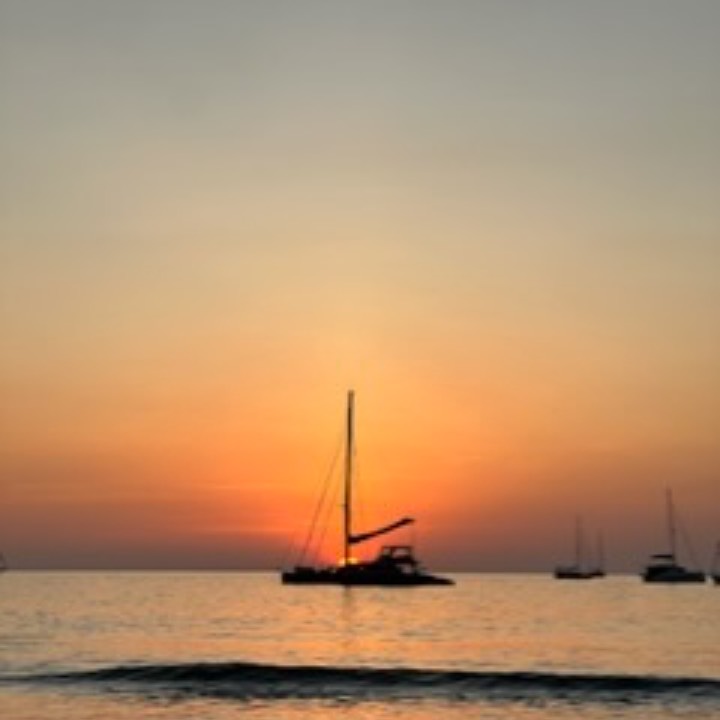 Иконка канала The world