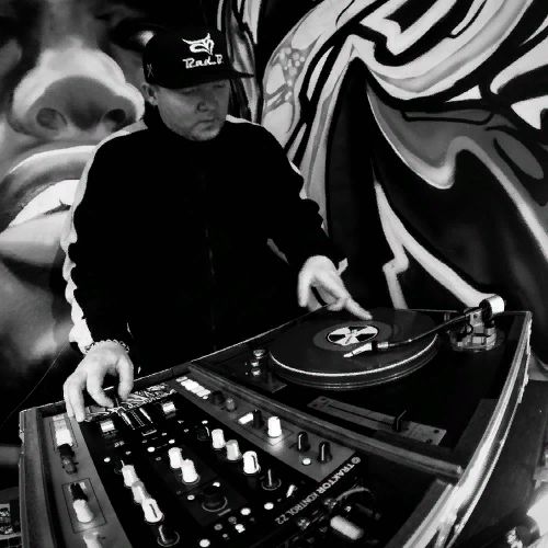 Иконка канала deejaylega