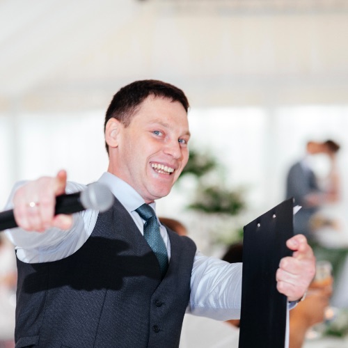 Иконка канала Ведущий-вокалист Александр Узунов