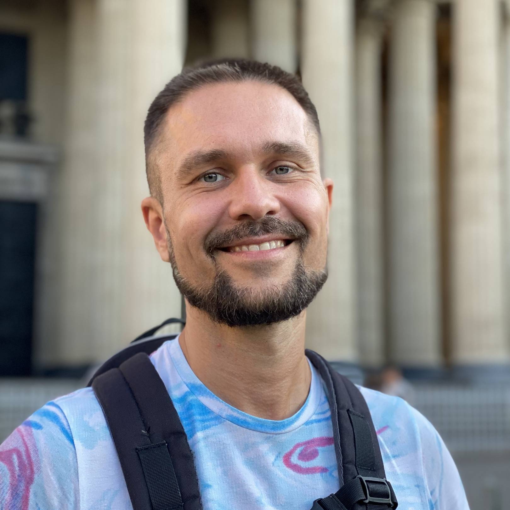 Иконка канала livingiron_rf