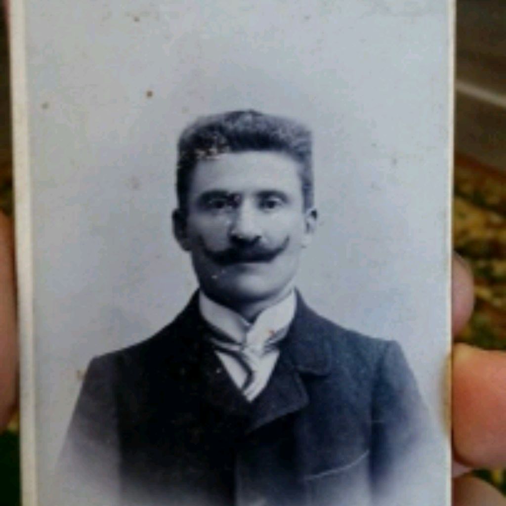 Иконка канала В объективе...