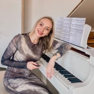 Иконка канала music class с Макаровой