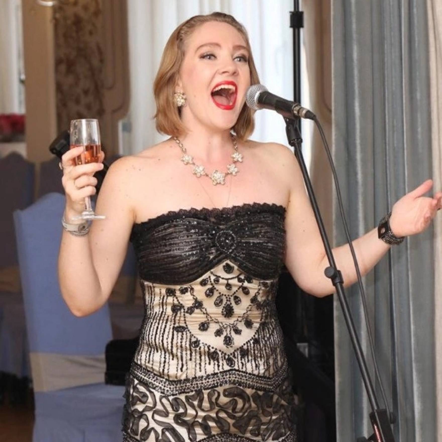 Иконка канала Инга Симиндей-певица, актриса, педагог, красавица!