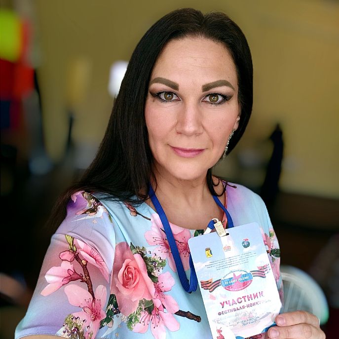 Иконка канала Лия. Репетитор по математике. Певица.