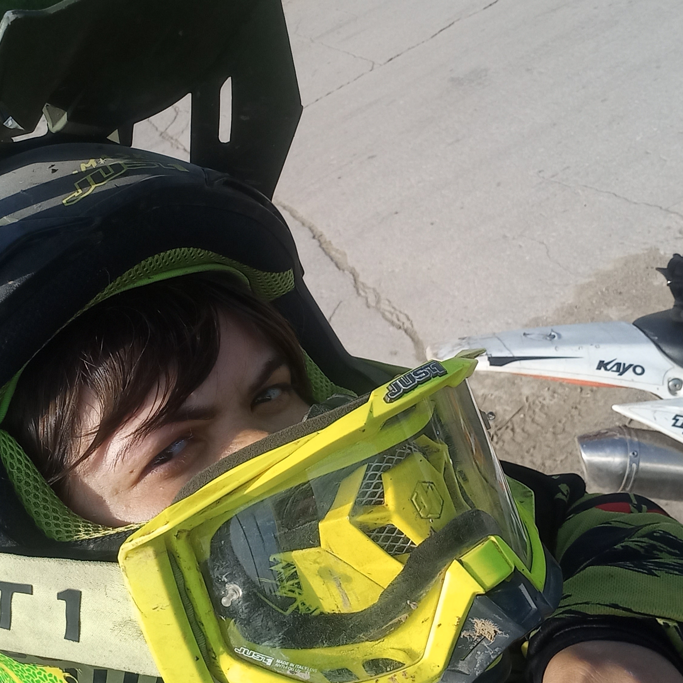 Иконка канала буть в курси