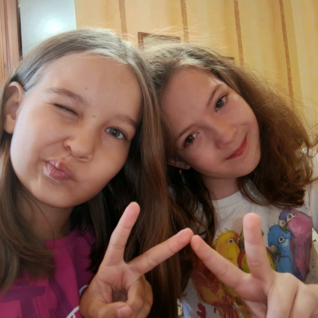 Иконка канала Masha and Milana