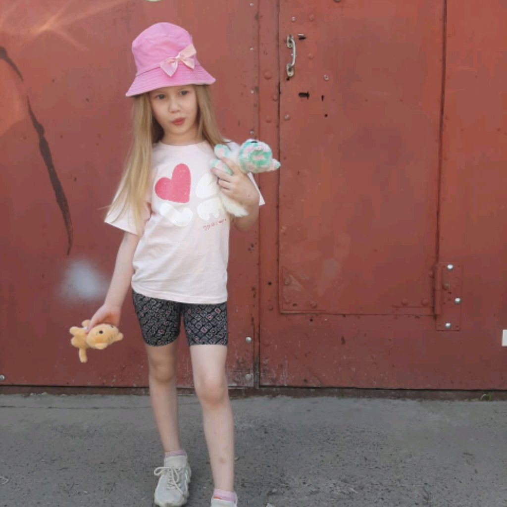 Иконка канала Приключения Вари