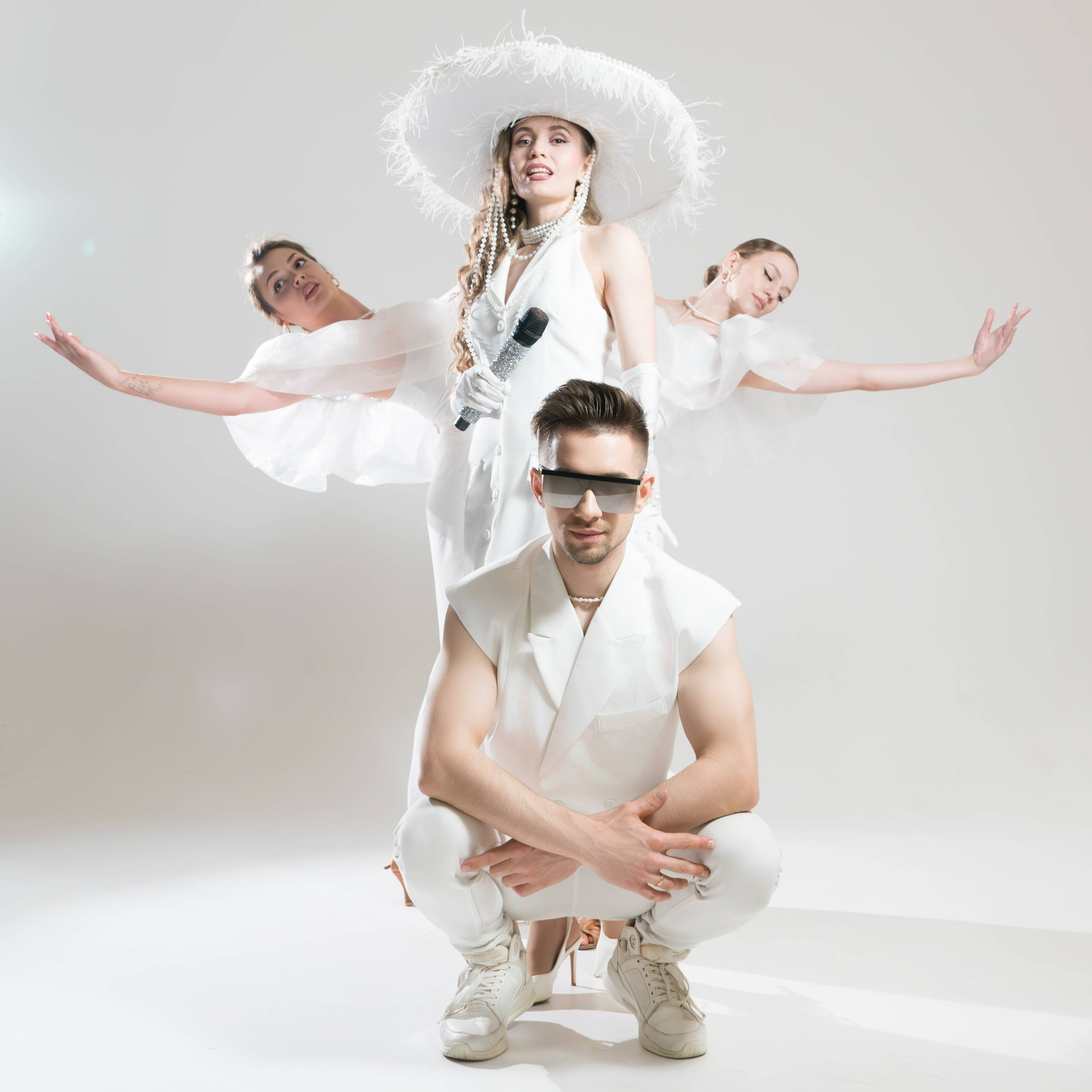 Иконка канала ELLY & ANDREW