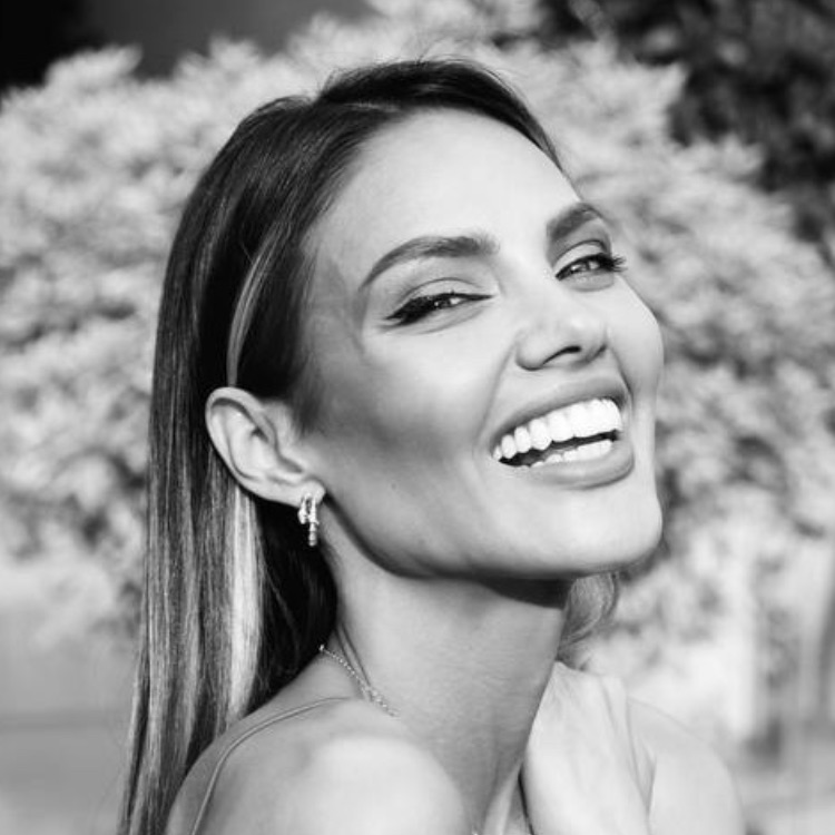 Иконка канала Эсмер Омерова