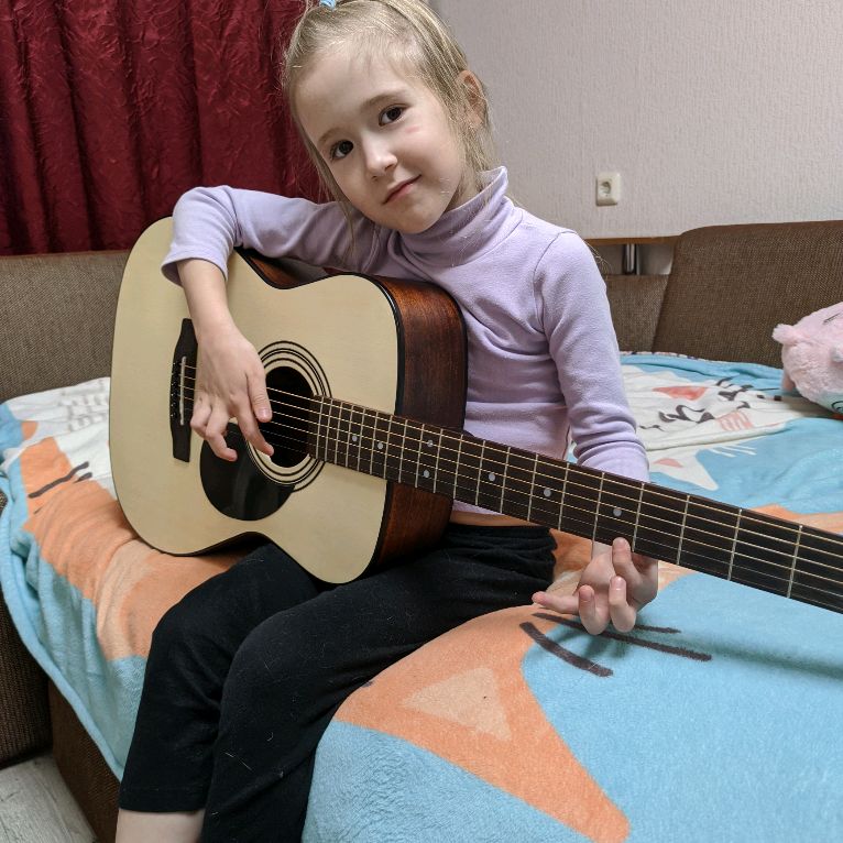 Иконка канала Алёна и гитара🎸