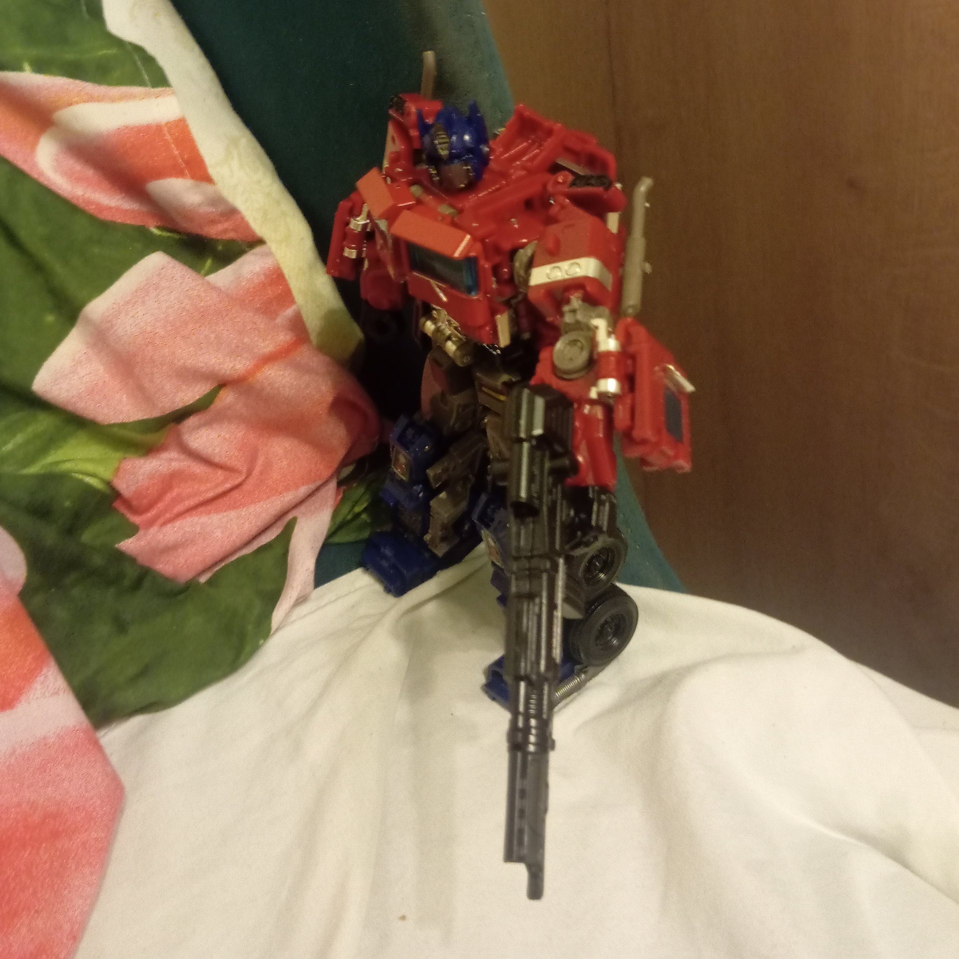 Иконка канала Оптимус прайм и всякие трансформические штучки:р