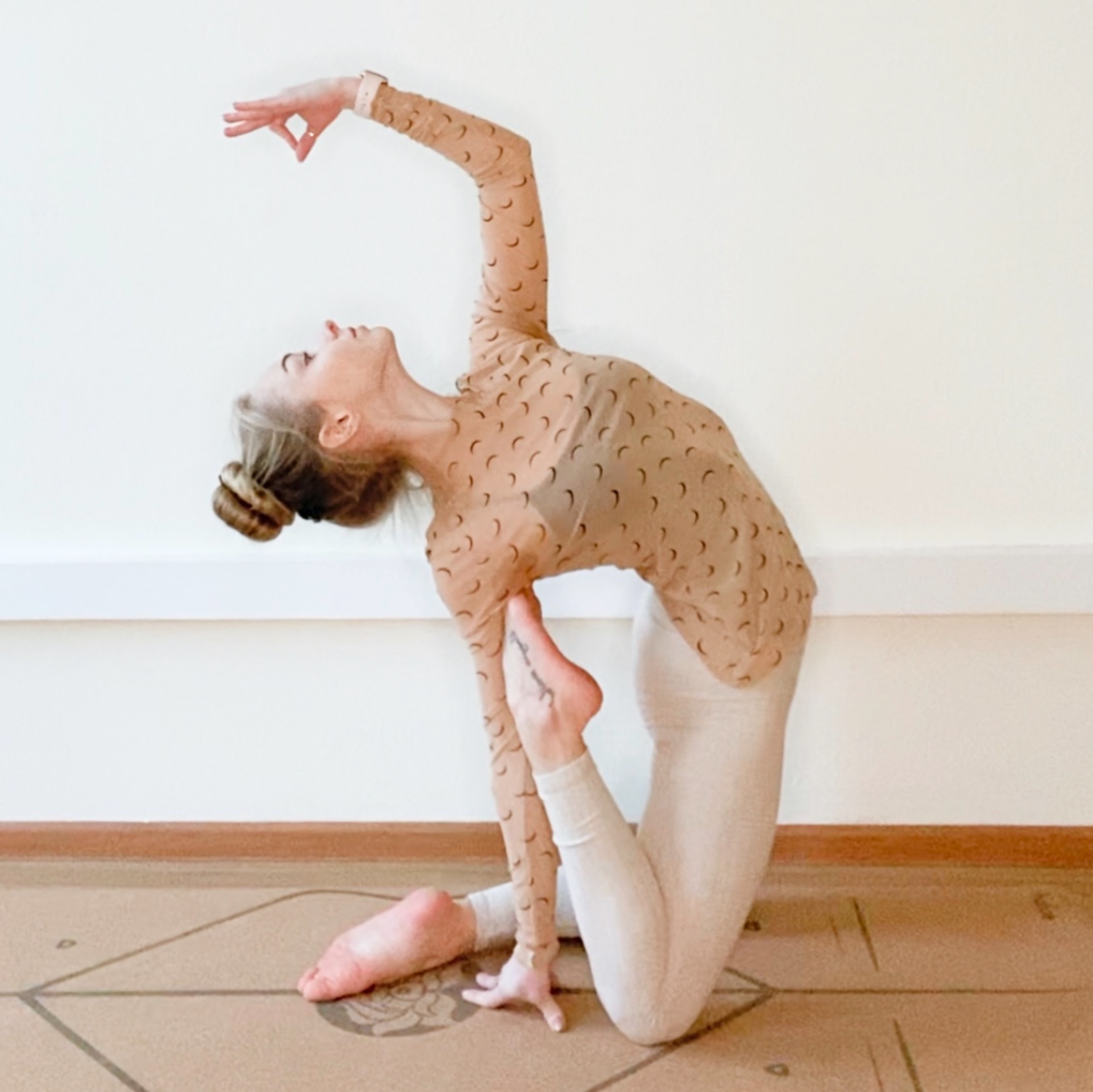 Иконка канала ALVI YOGA. Йога. Искусство жизни.