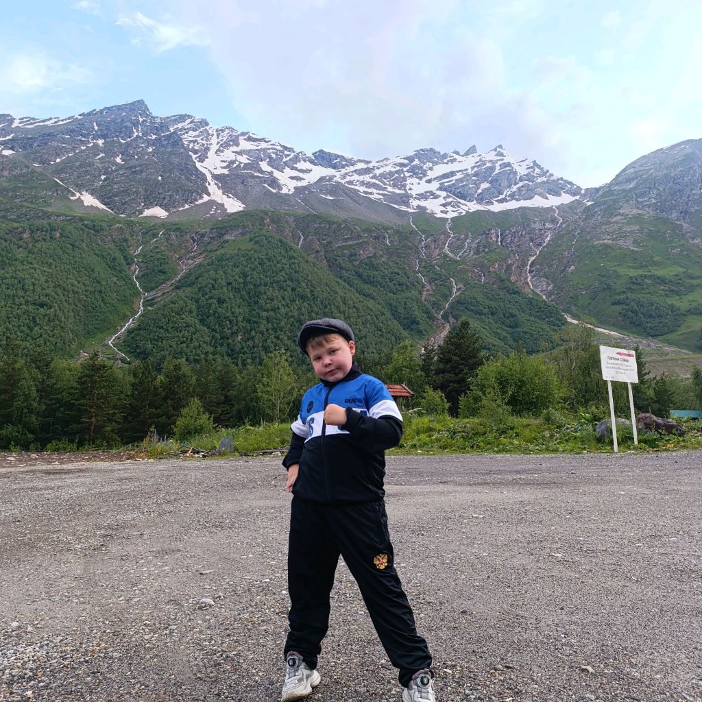 Иконка канала Ильич! Канал про меня, как я провожу свое детство.