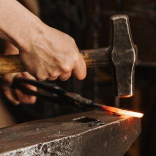 Иконка канала Огонь и Металл. Кузнечная мастерская Кривой-Косой.