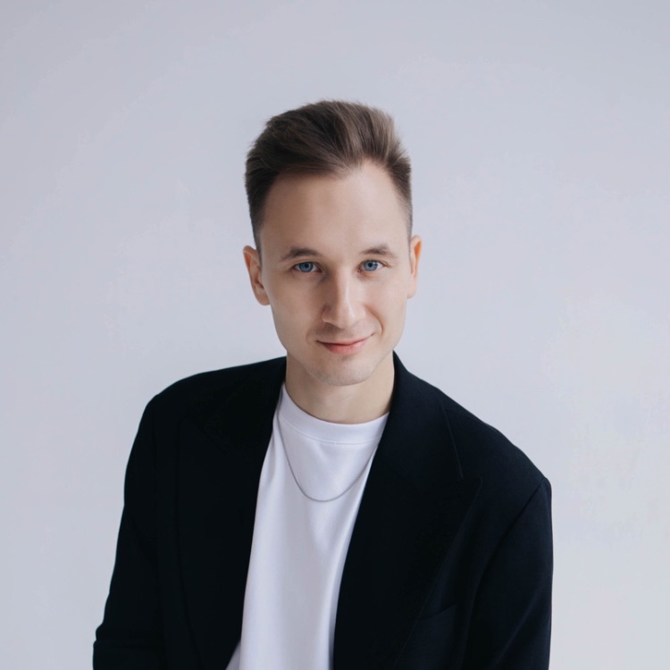 Иконка канала Ведущий Роман Красный