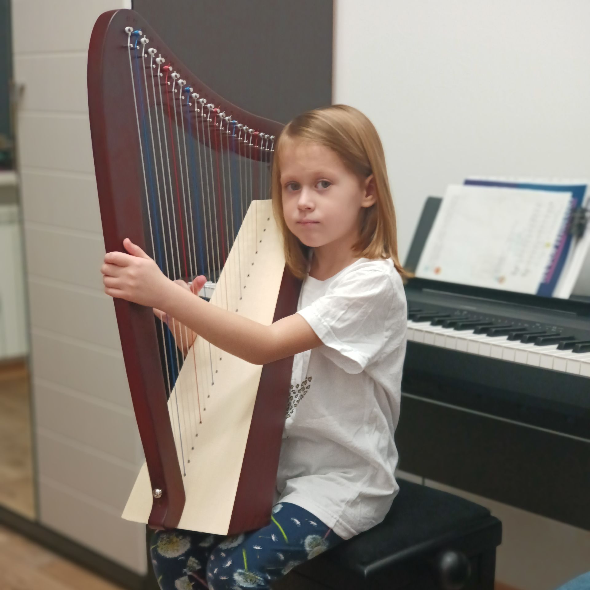 Иконка канала Клементия и арфа