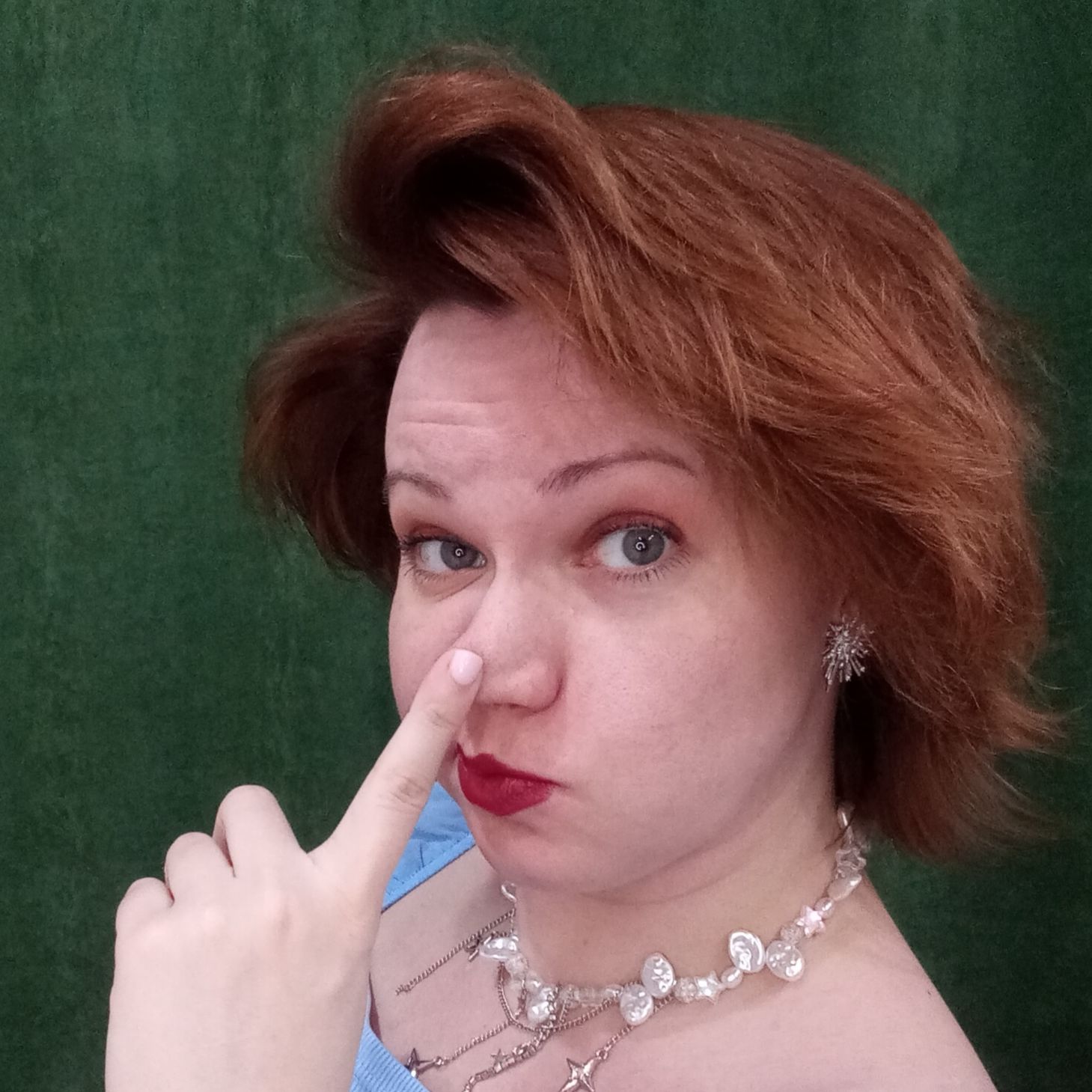 Иконка канала О жизни. С Волчицей / Ньют Волчица