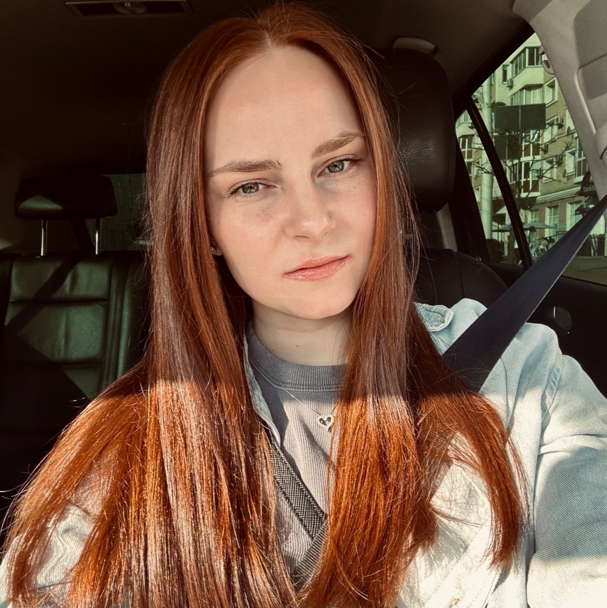 Иконка канала Сама себе Вика