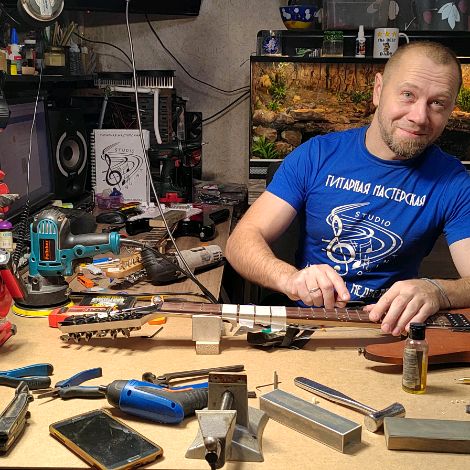 Иконка канала Гитарная Мастерская Александра Медведева SQ