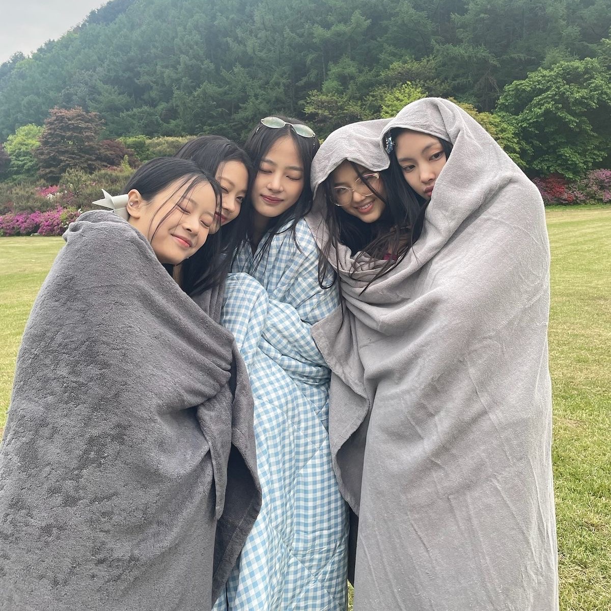 Иконка канала newjeans do you see?