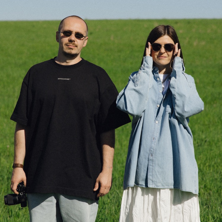 Иконка канала Coupleinvideo: рилсмейкеры на электрокаре