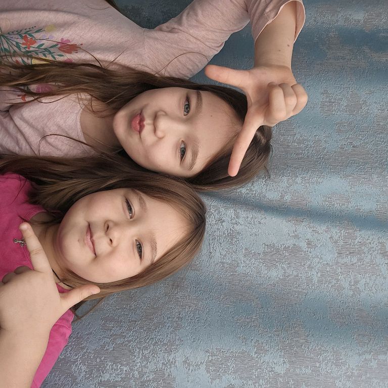 Иконка канала Младшая&Старшая❤️🩹💋