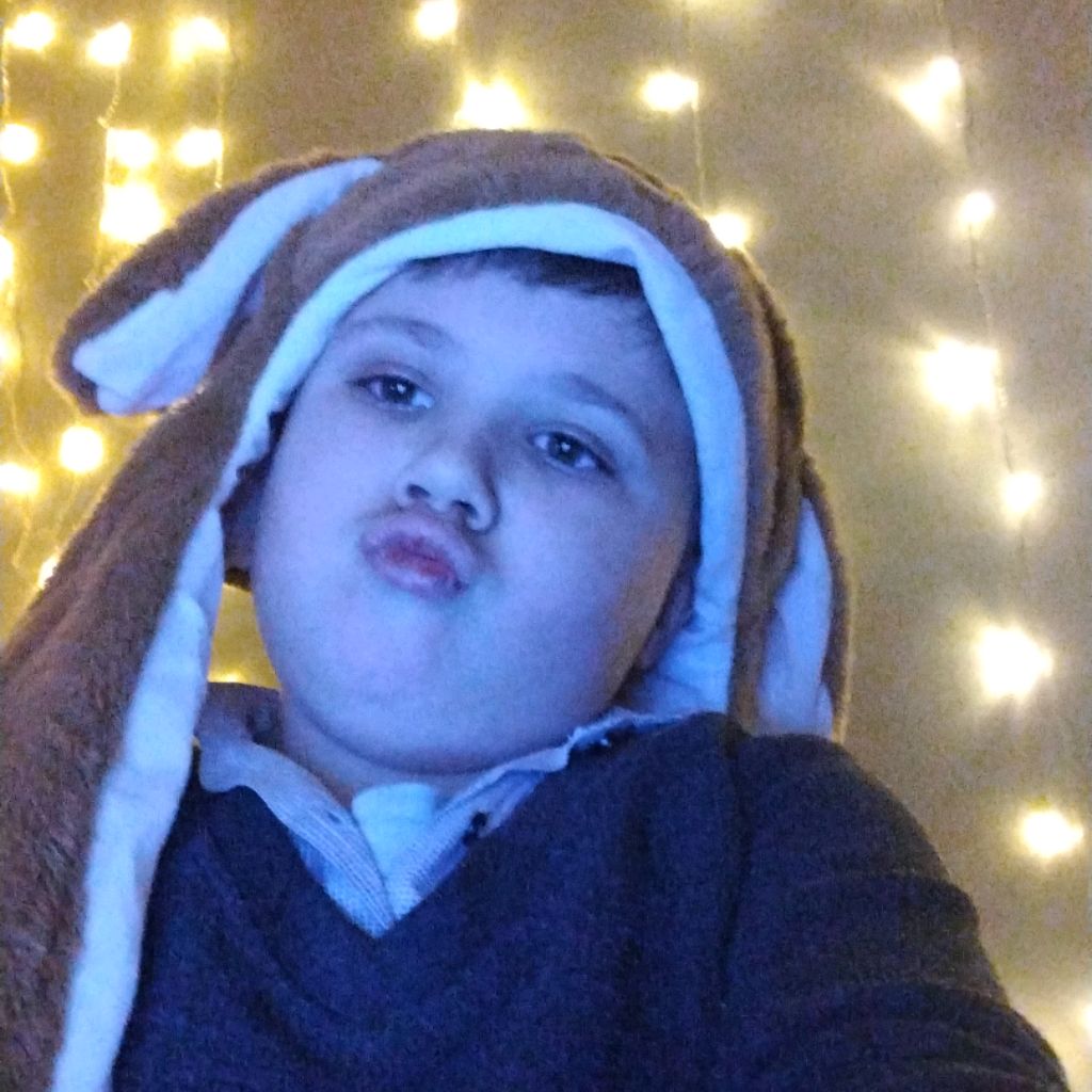 Иконка канала Яблочко- Официальная Группа