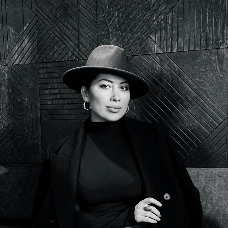 Иконка канала Гали Измайлова | Художник-оккультист