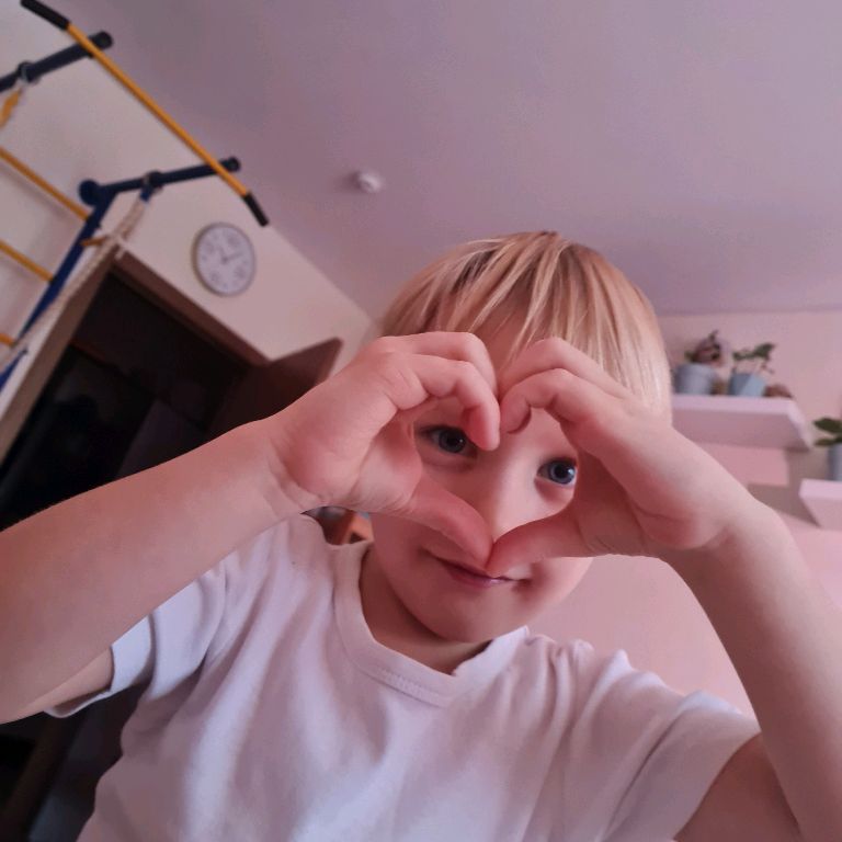 Иконка канала Я Миша,мне 5лет. Тут весело👍