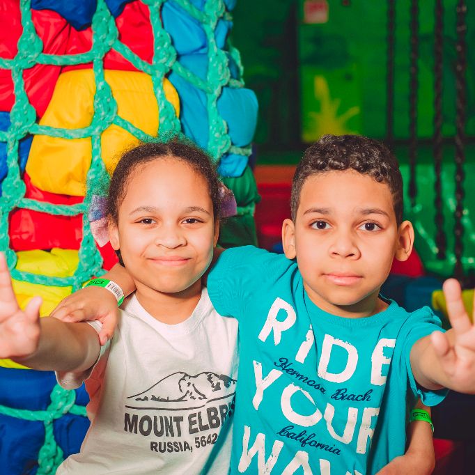 Иконка канала Эдгар и Эмилия.