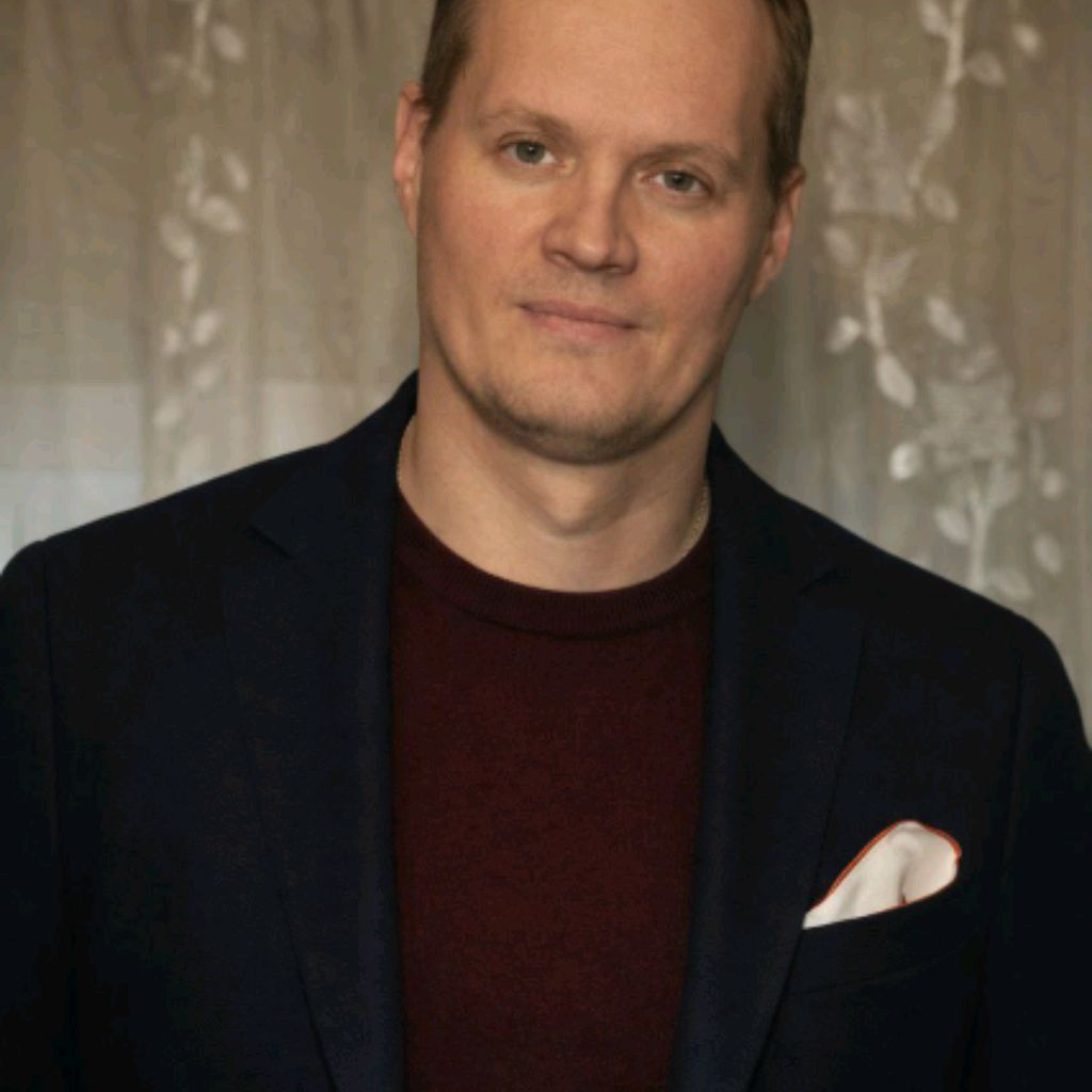 Иконка канала ꧁༺𝓡𝓸𝓶𝓪𝓷 ༻꧂